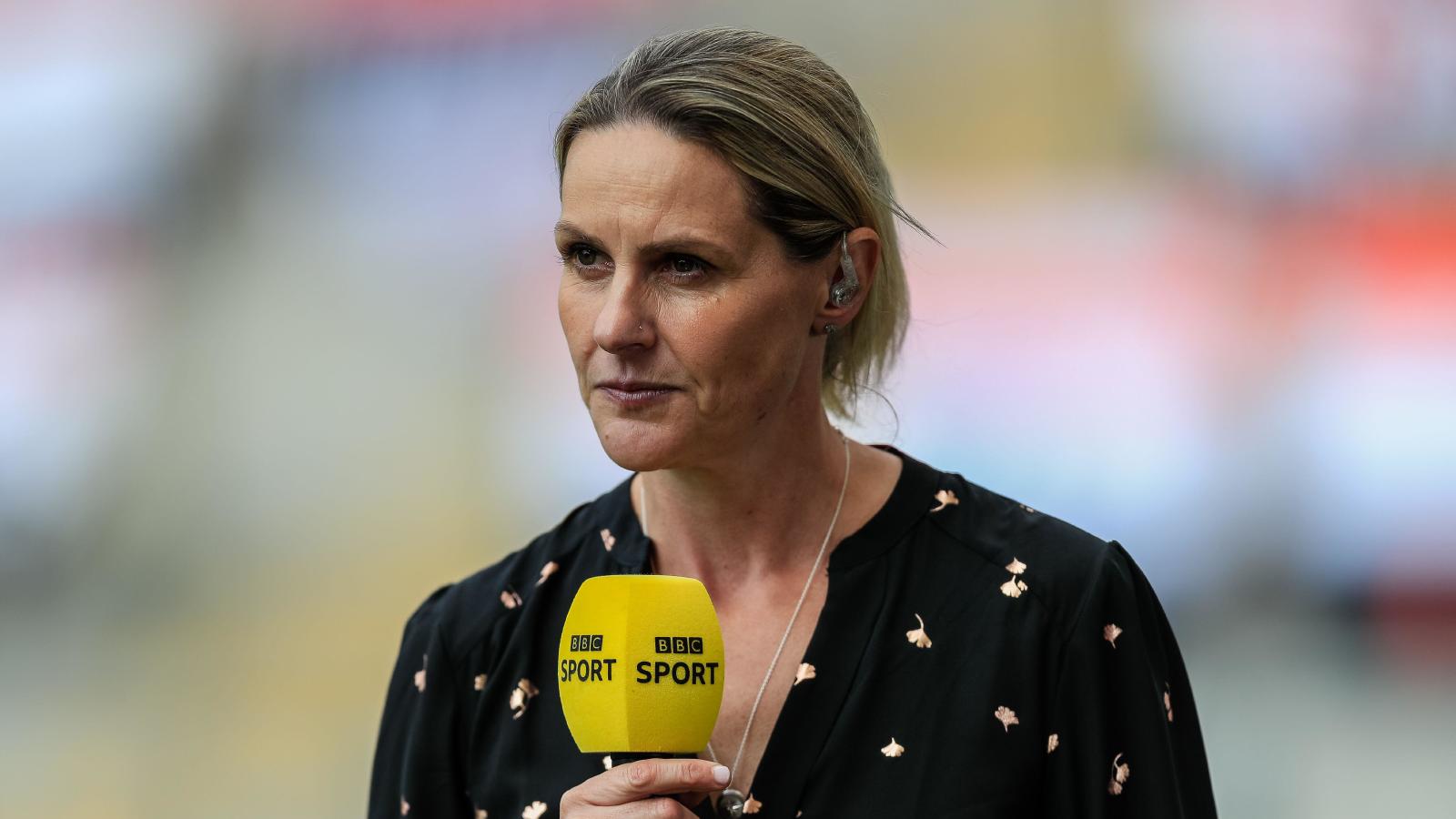 Former Arsenal striker joins coaching staff until end of the Women's ...