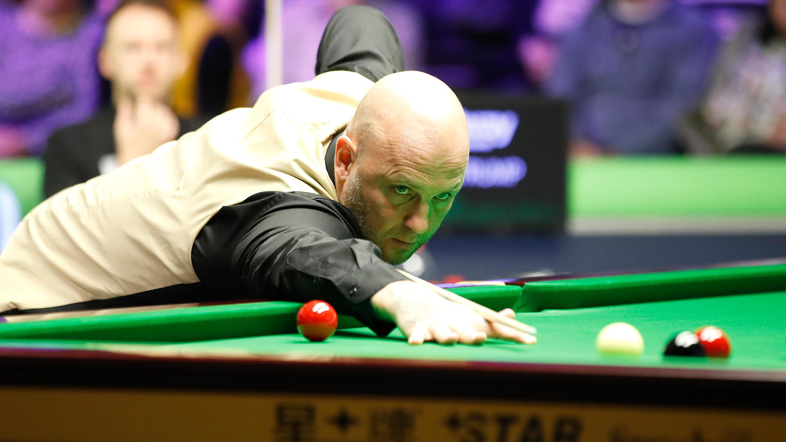 Mark King suspended by World Snooker amid irregular betting patterns ...