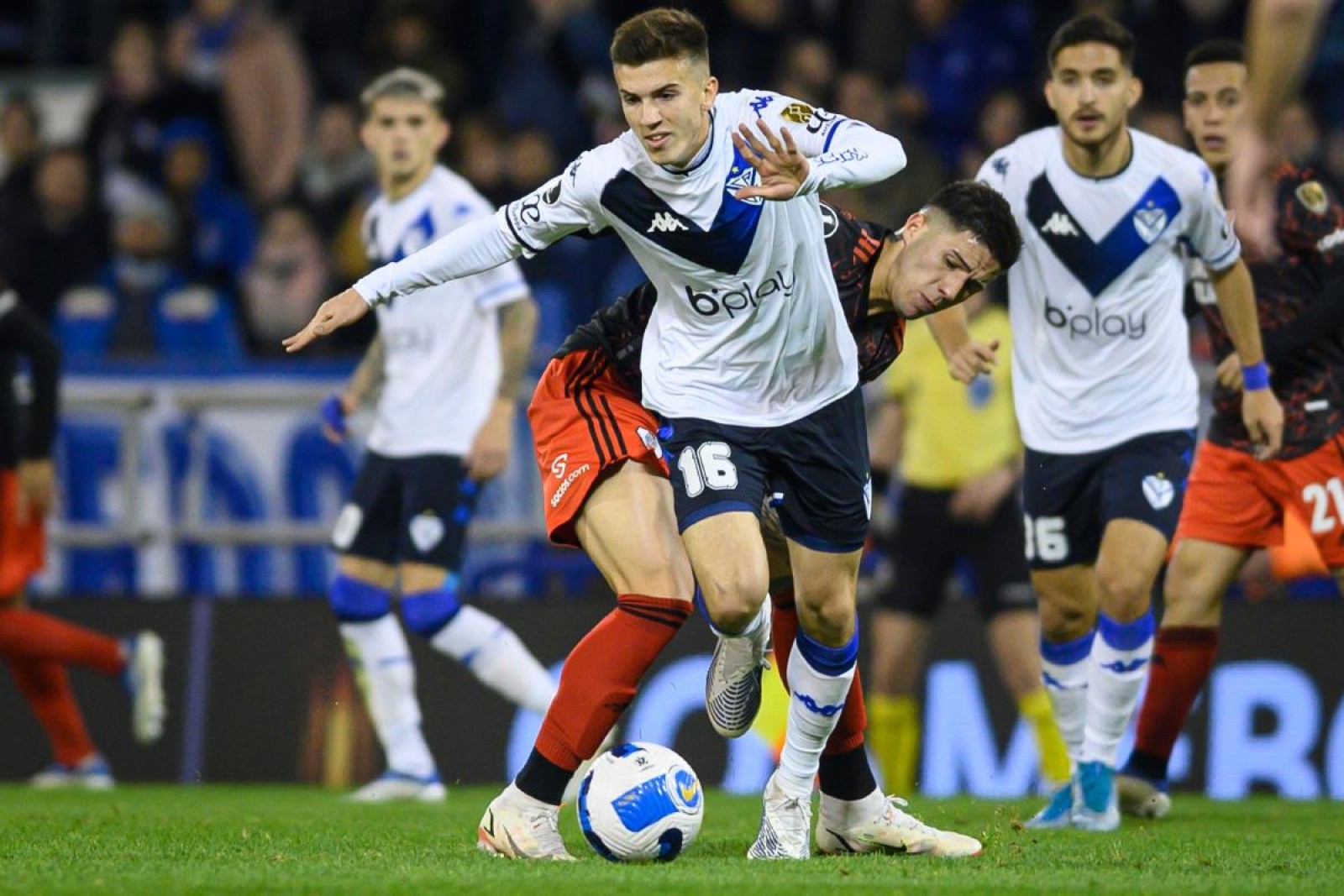 Manchester City secure £8m signing of Argentina youngster Maximo ...