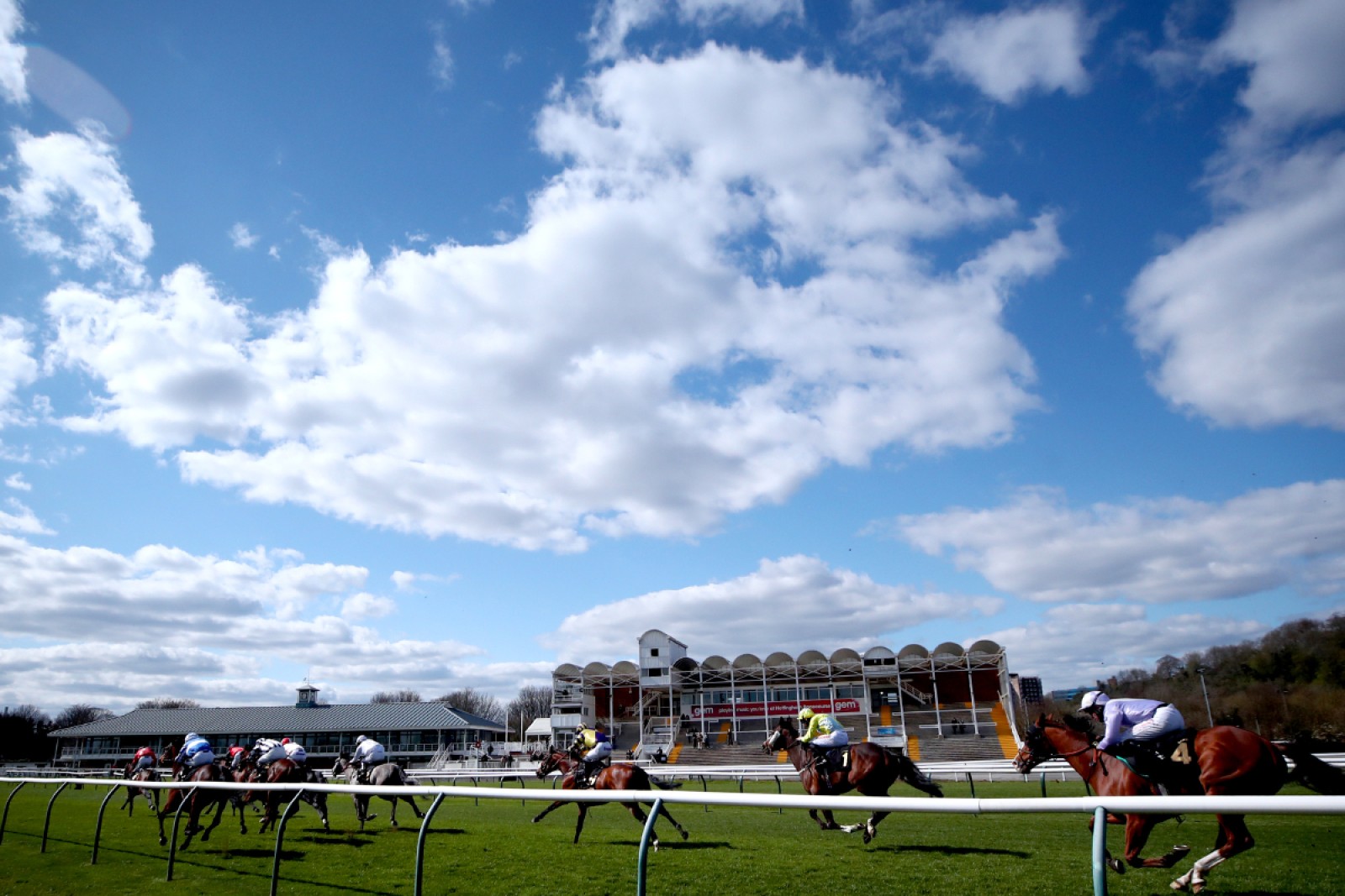 Tuesday's Nottingham best bets and racing tips: Thunder Flash going for ...