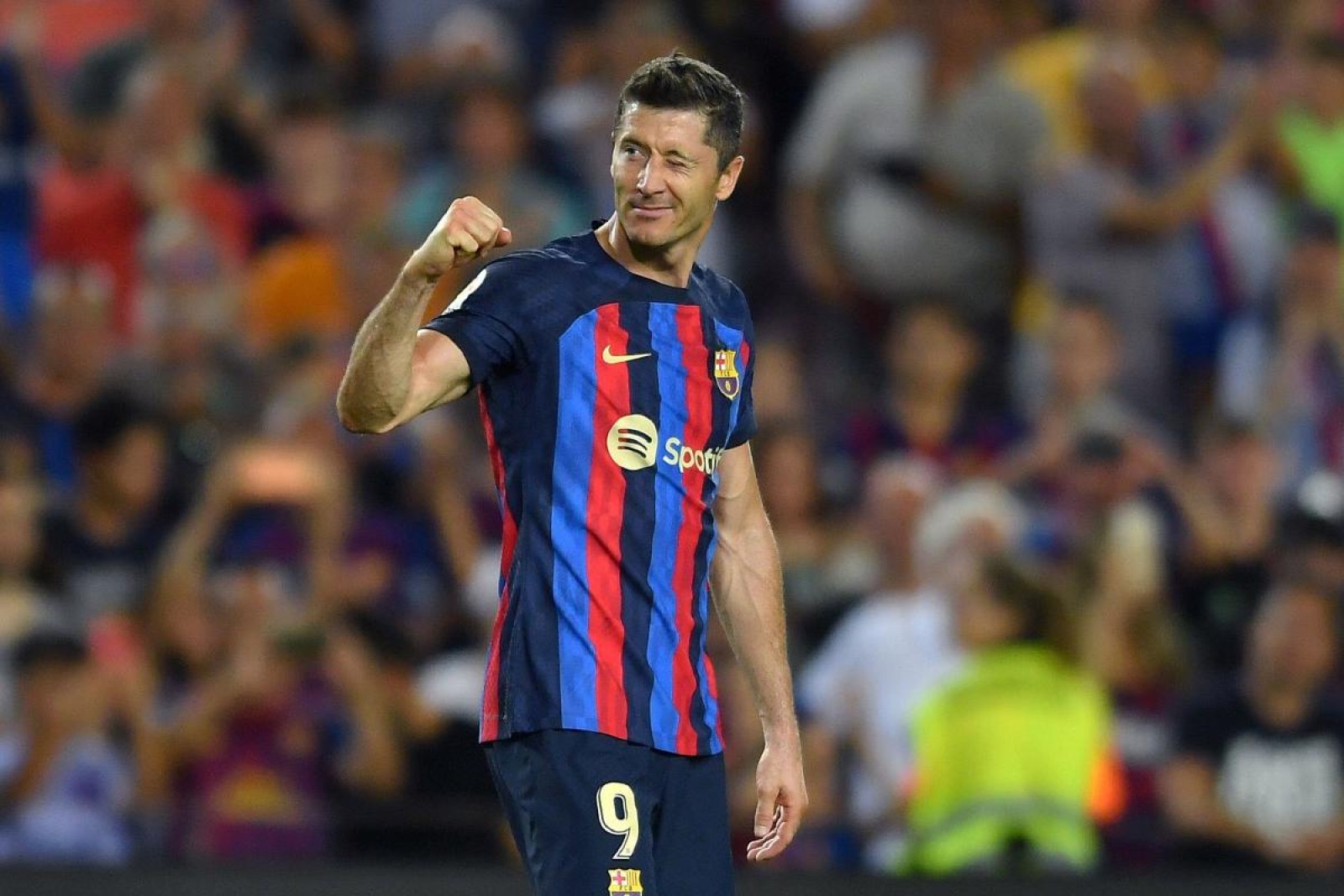Barcelona news: Robert Lewandowski runs riot as Xavi bags first ...