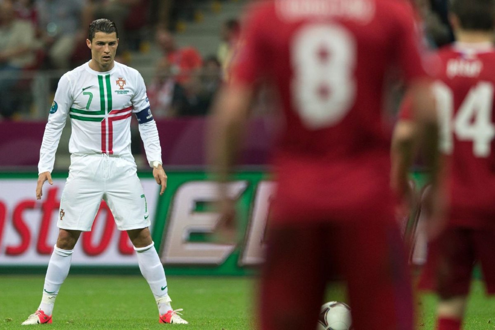 Social Zone: Eight-year-old shows Ronaldo how to score free-kicks ...