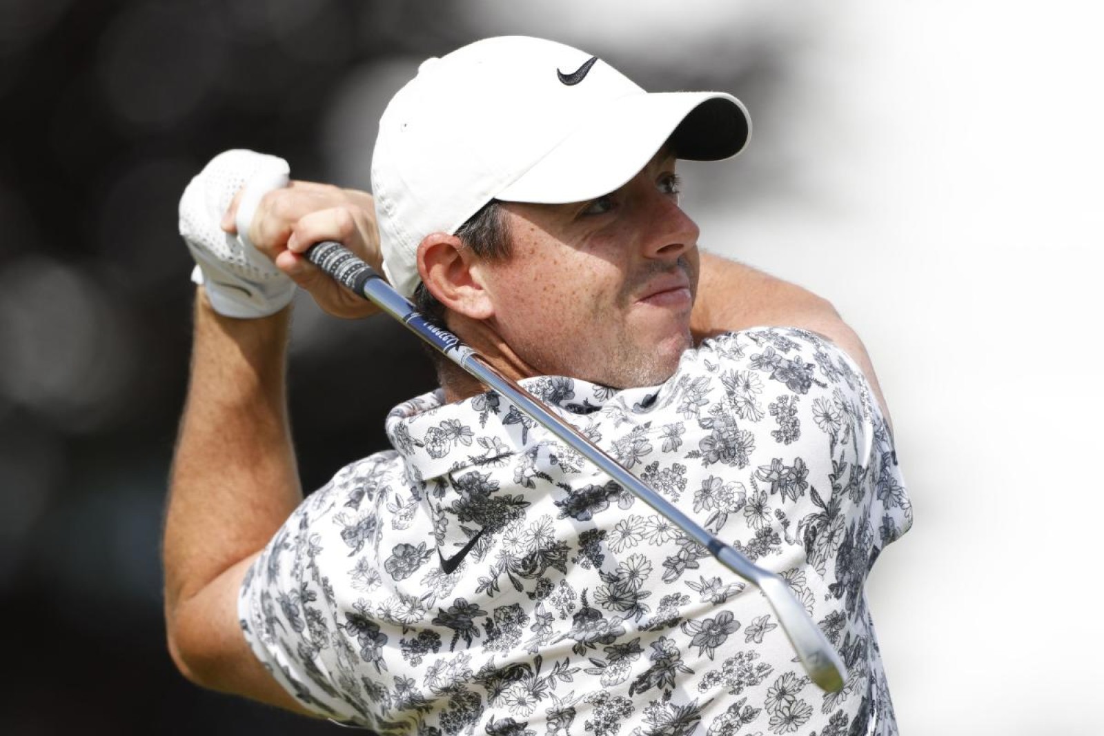 Rory McIlroy overcomes frustration to settle into US Open leading pack ...