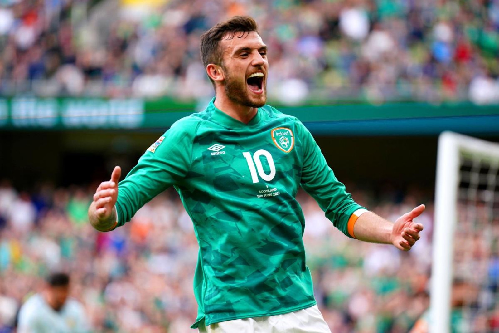 Tottenham forward Troy Parrott extends contract and completes loan move ...