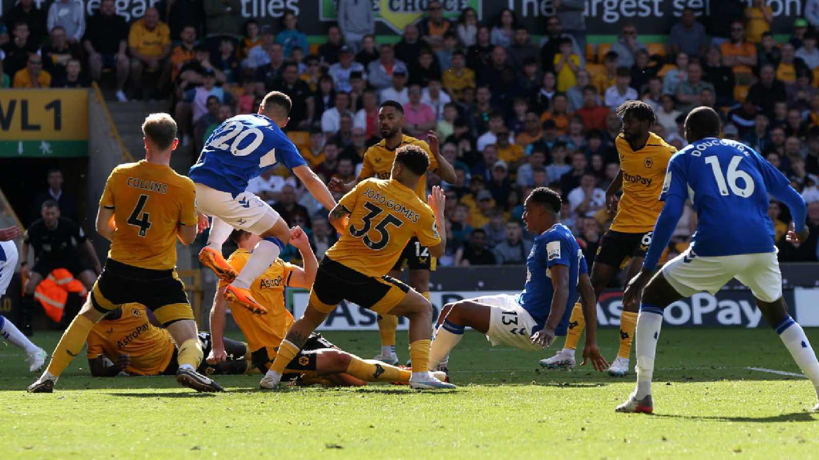 Yerry Mina the hero for Everton as last-gasp equaliser secures massive ...